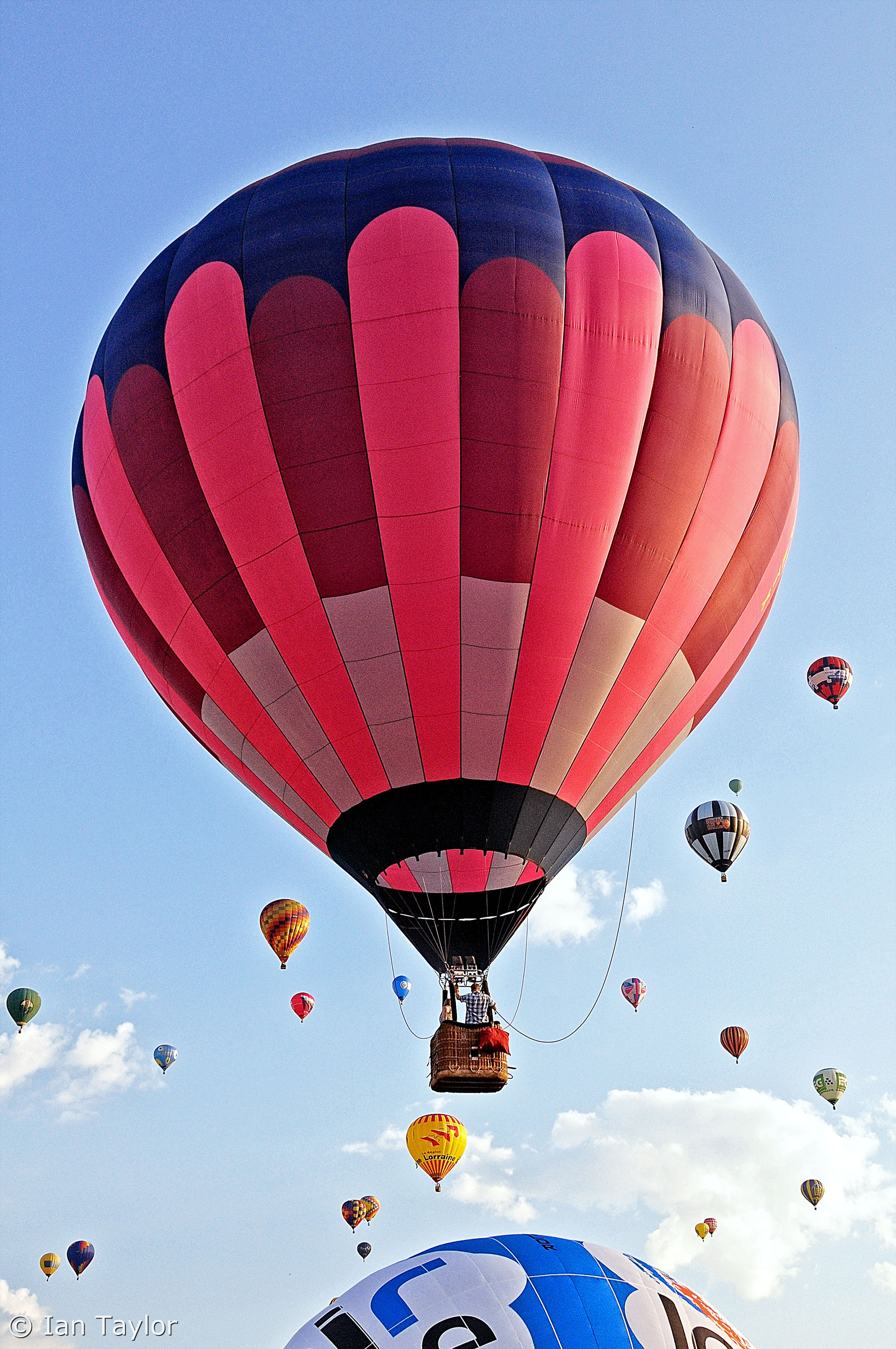 Pilots & Balloons Attending | Datum RPO Cross Channel World Record Flight